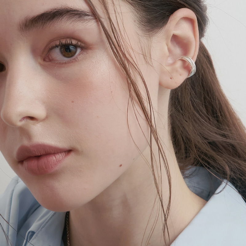 925 Silver Matte Curve Ear Cuff | 49,000원 | 아몬즈 주얼리