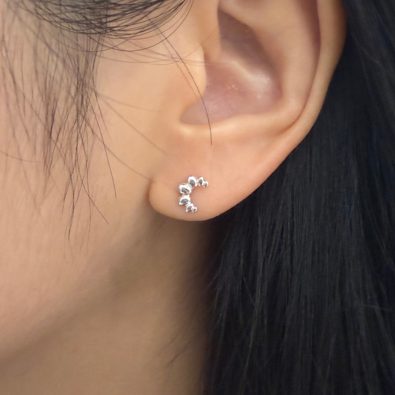 925 Mini croissant piercing (single) | 28,000원 | 아몬즈 주얼리