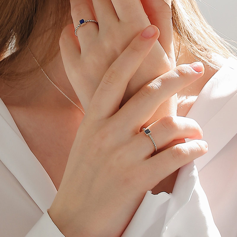 Square Gemstone Twist Silver Ring | 51,000원 | 아몬즈 주얼리