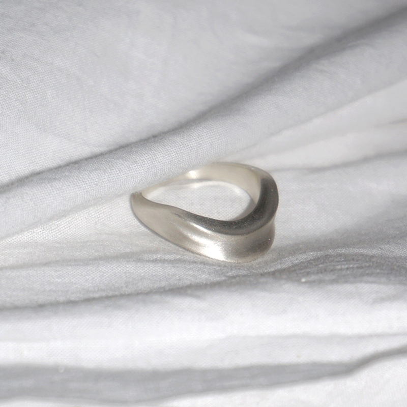 [감사절 30%] 2-LAYERED FOLD RING (SOFT-SILVER) | 192,000원 | 아몬즈 주얼리