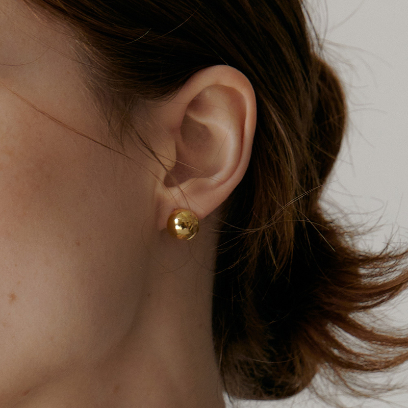 volume round gold earring (small) | 53,000원 | 아몬즈 주얼리