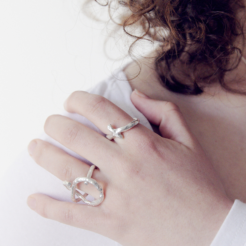 Mini Cross Ring | 68,000원 | 아몬즈 주얼리