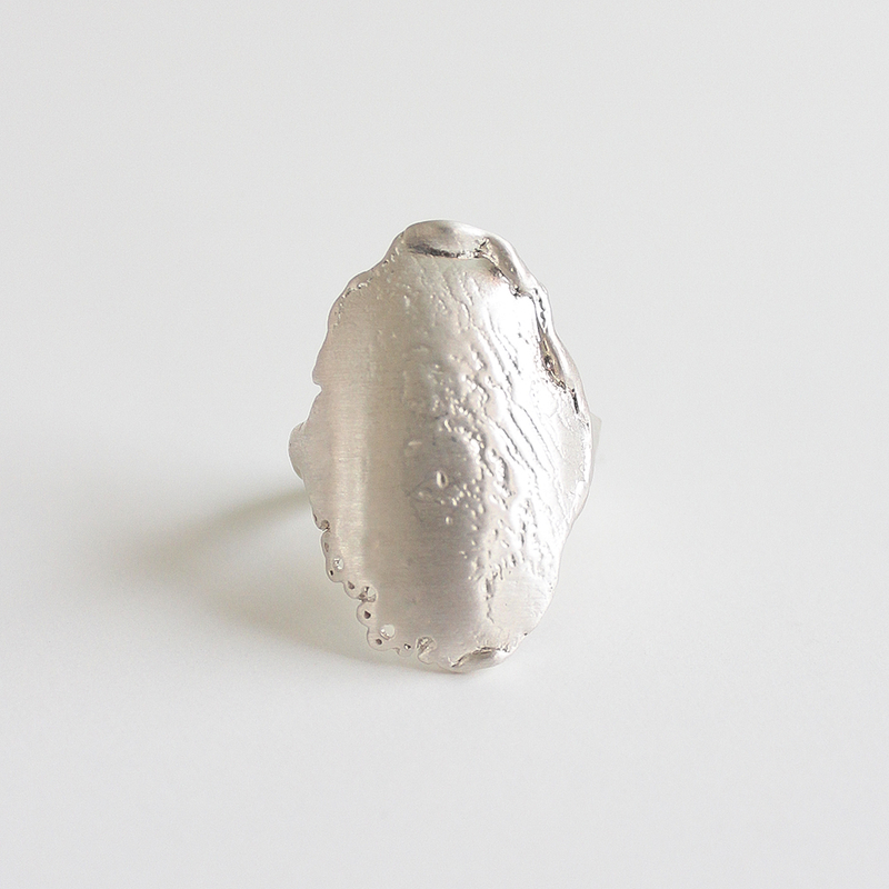 Bed Sheet Ring | 120,000원 | 아몬즈 주얼리