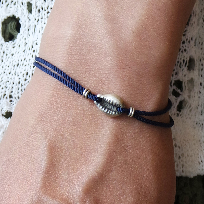 Shell string bracelet (navy) | 69,000원 | 아몬즈 주얼리