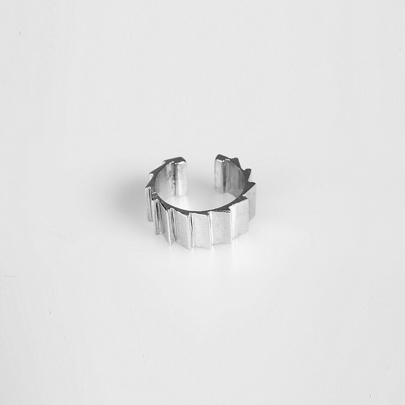 LOUVER Ear Cuff - silver | 129,000원 | 아몬즈 주얼리