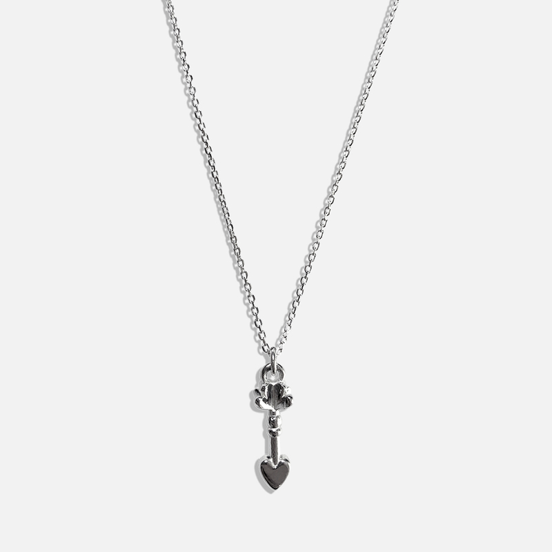 HEART ARROW PENDANT 72 000 HEART ARROW PENDANT 72 000