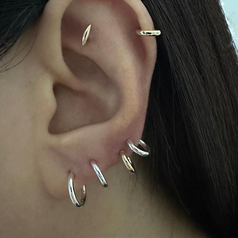 Basic Huggie Hoops (single) 실버/14k 골드 | 30,000원 | 아몬즈 주얼리